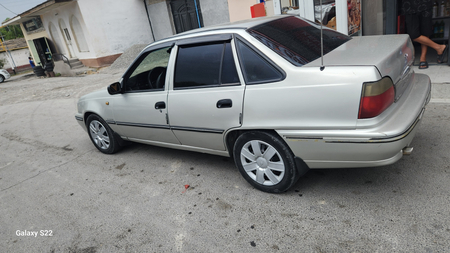 Nexia sotiladi 1.5