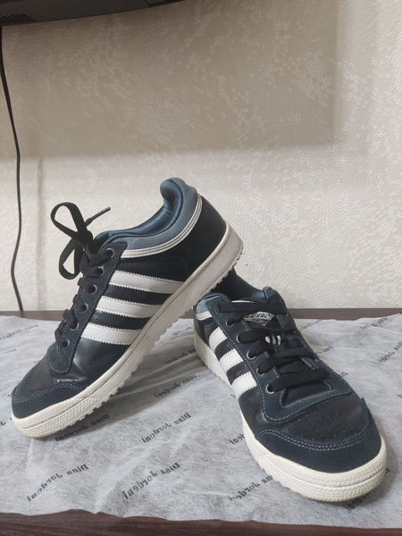 Продам кожаные кроссовки Reebok, Adidas