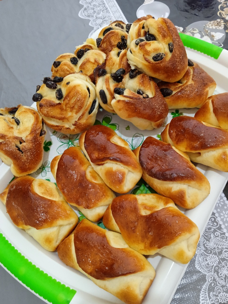 Домашние булочки и салаты