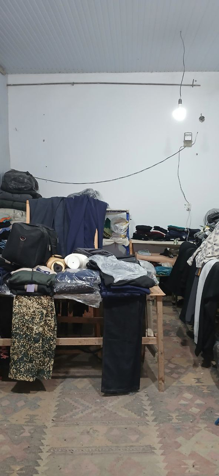 Buxoro viloyati Pemka bozordagi savdo do'koni sotiladi