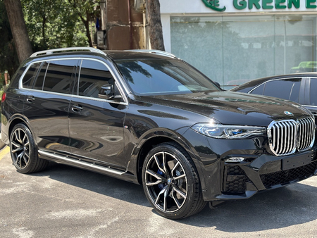 BMW X7 xDrive 40i m body 
Год : 2021