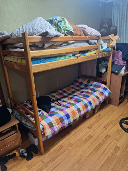 Продам мебель БУ диван,  2 кресла, кресло кровать, шкаф,
