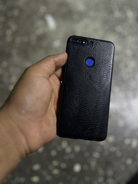 Huawei Y 7 +  SROCHNA sotiladi