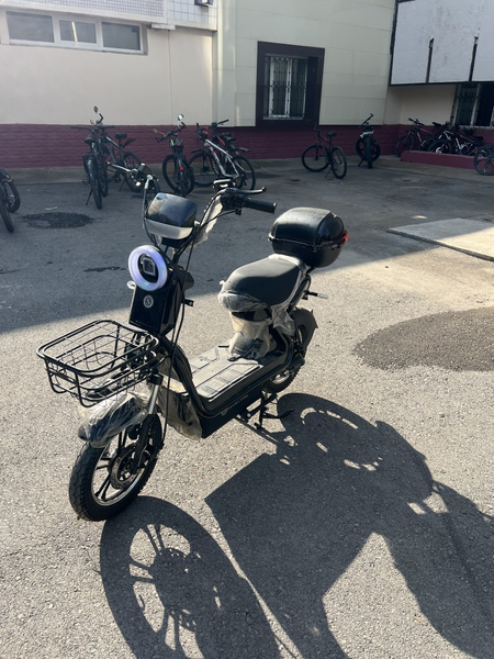 Skuter arzon sotiladi