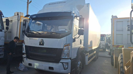 Фургон SINOTRUK HOWO МАХ - 20 тн., 9 м.