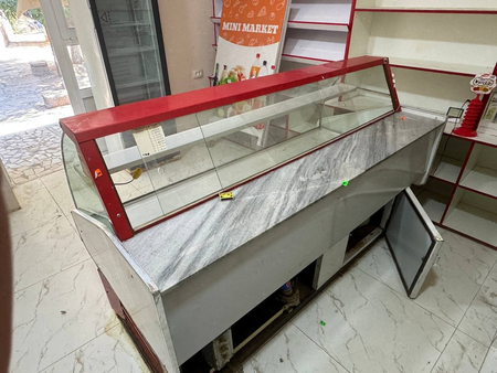 Продам Витринный холодильник 2 метра в длину\\n\\nВ идеа