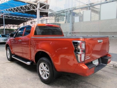 Isuzi dmax endi umid avtoda!