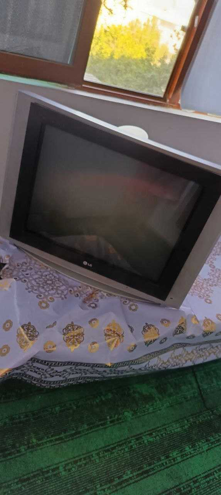 Lg tv sotiladi tel qiling kelishamiz 300ming