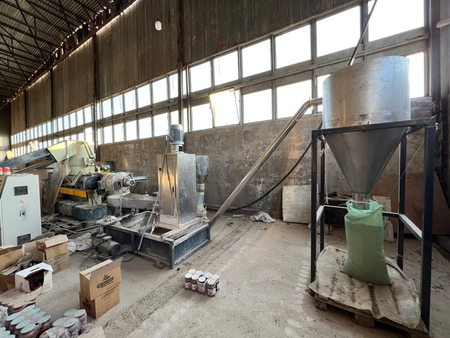 Granulator stanok