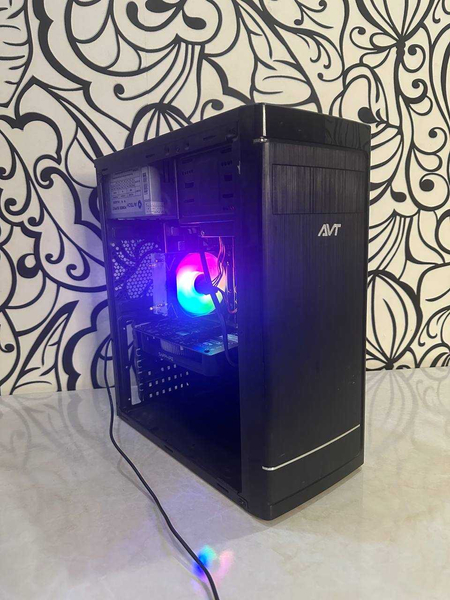 Игровой 10 ядерный кейс/ 4gb видеокарта/ 16 gb ozu