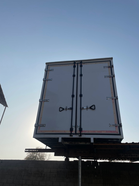 Isuzu bort sotiladi yangidek