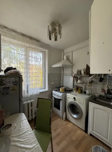 Госпитальная 1в2 улучшенка балкон 1.5*6