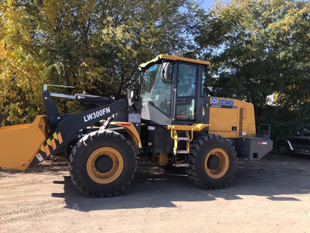 Фронтальные погрузчики LW330FN джостик завода производителя XCMG