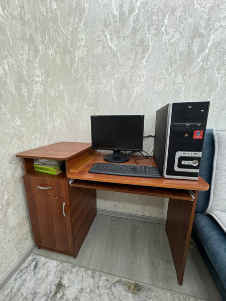 Компьютерный стол б/у