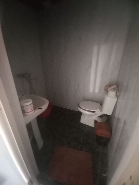 1 xonali kvartira sotiladi, 40 kv.m 3 etaj, 5 mikr.