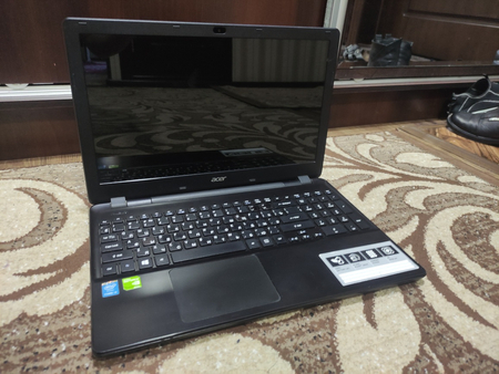 Продам б/у Ноутбук ACER с сумкой и новым ковриком