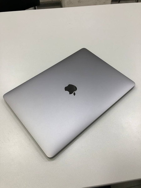 Macbook pro 2017/2016 13inch Retina 16/1tb Touch Bar