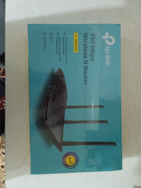 Wi fi router , ochilmagan, srocna sotiladi