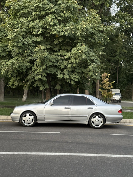 Mercedes-Benz w210 e240 Avantgarde