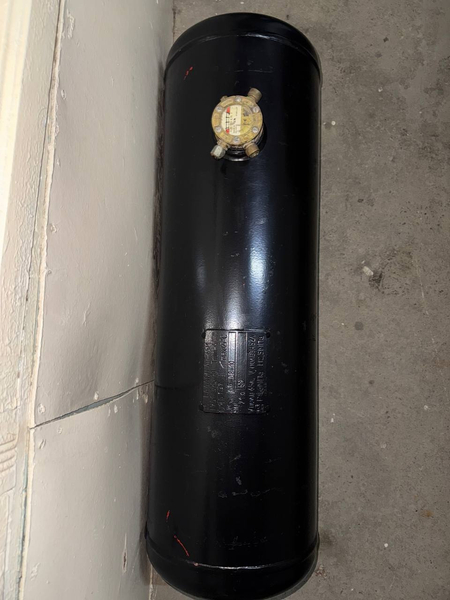 Propan 65 litrli balon sotiladi
