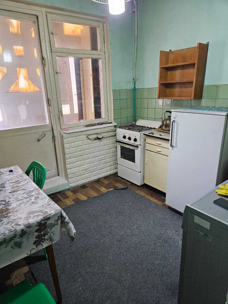 1 / 2 / 9 комнат. Чиланзар-18 Кв. Панельный Дом. 40 м2.
