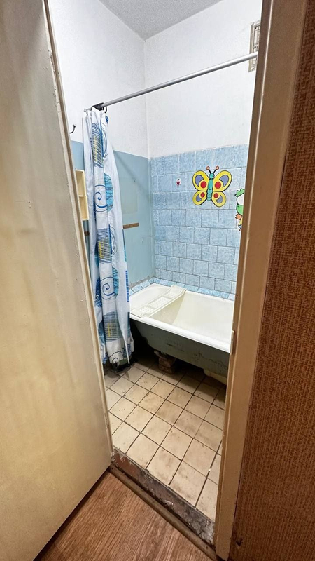 Продаётся 1/1/4 на м-в ТТЗ 1