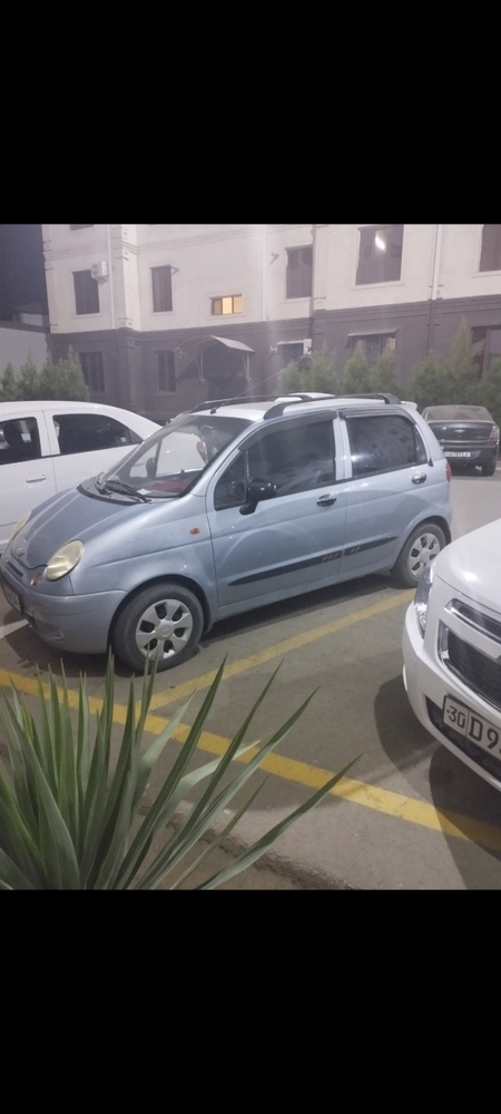 Matiz mashina sotiladi