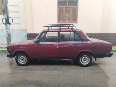 Srochna Vaz 2107 sotiladi