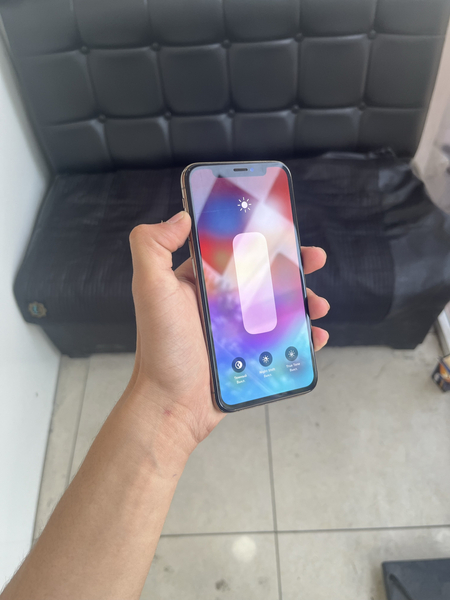 iPhone Xs gold ideal