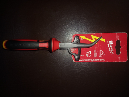 Длинногубцы изогнутые Milwaukee 45 град VDE 205 мм