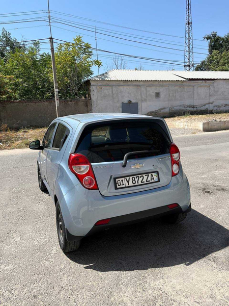 Продается Chevrolet Spark Дельфин 2015г  (1м3)
