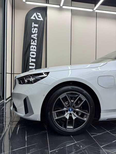 BMW i5 Luxury В Наличии