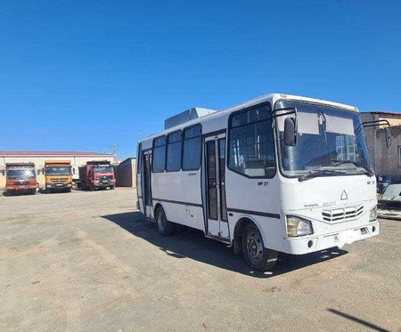 Avtobus ISUZU NP 37  2012 yil