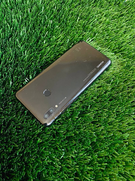 Huwaei P Smart 2019 sotiladi