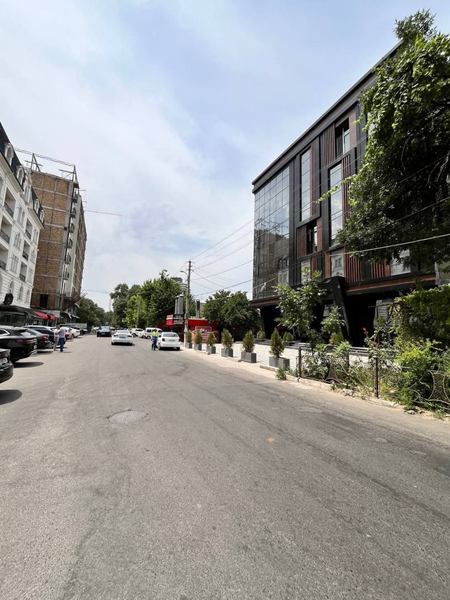 СРОЧНО! Продаётся Здание 2400м2  Яккасарайский р-н (ресторан Караван)