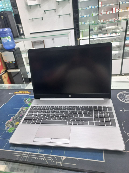 HP Ryzen 7  5700U