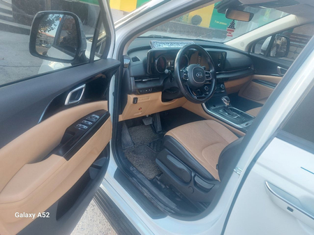 Kia karnaval zor moshina