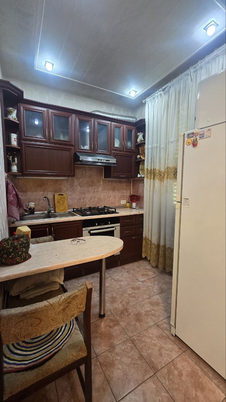 Продается квартира на Чиланзаре 11 квартале 4/3/4 бал 1,5х3