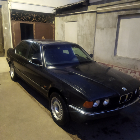 BMW sotiladi e32 1989 yil