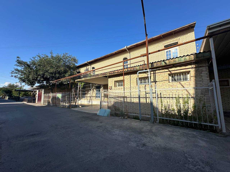 Tayyor 2 qavatli hovli sotiladi