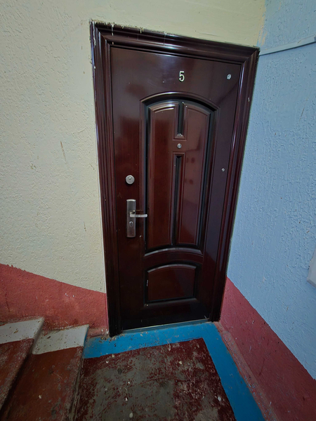 Срочно продаётся 3-х комнатная квартира в центре Кибрая