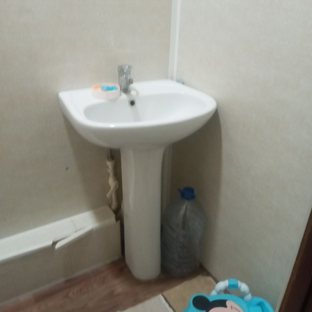 dom sotiladi surochni sergili straitelda 2 xona 4 xona qilingan 72 kva