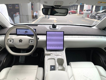 Электромобиль NIO ET7