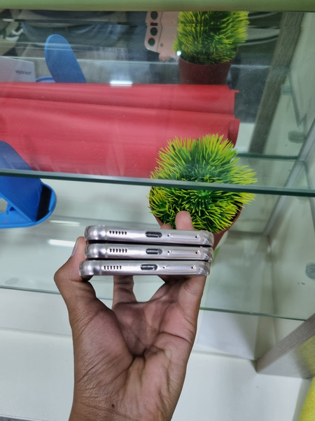 Samsung galaxy s22 5G 8/256gb holati Harxil