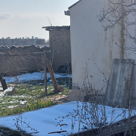 Yer 8 sotolik sotladi srichna chirchik shaxarda