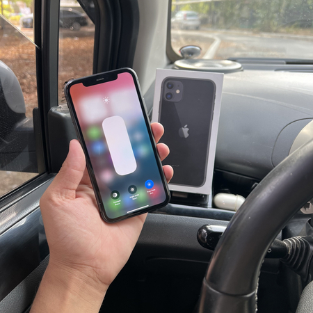 Iphone 11 64 gb karopkali ochilmagan
