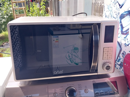 LG mikrovolnovka sotiladi
