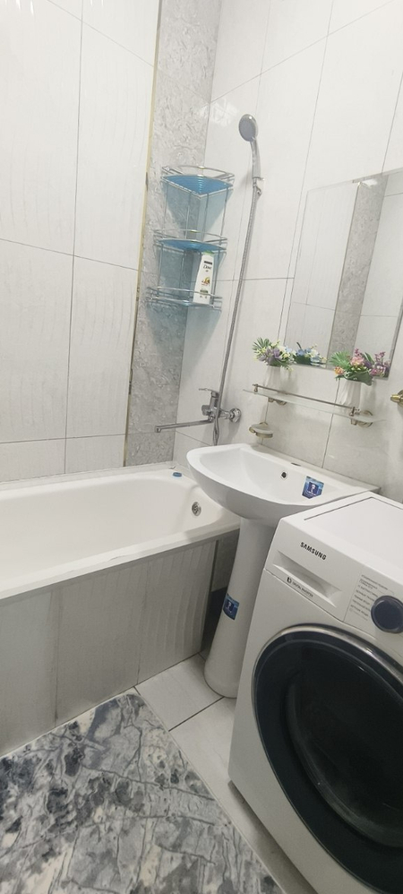 Uchtepa22 3/3/4 razdelniy kvartira sotiladi.balkon 1.5×6