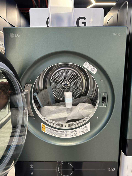 Стиральная машина с сушкой 18/16 кг LG WashTower W1S1CVKK2HM