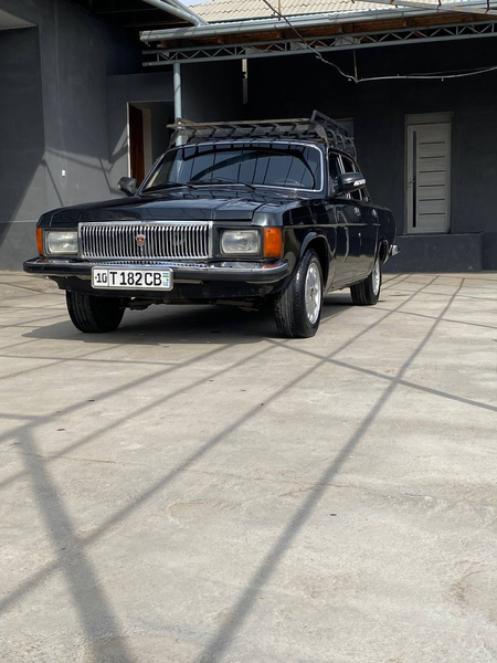 Volga 3102srochna sotiladi